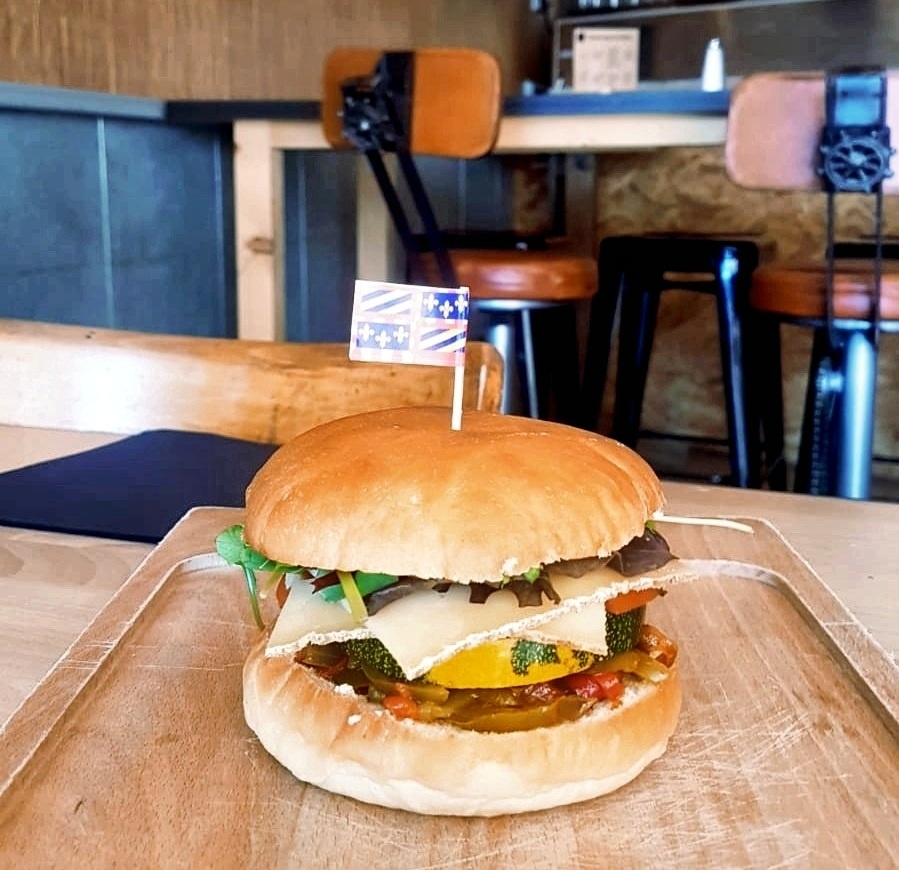 Menu - Alfred Burgers & Vins